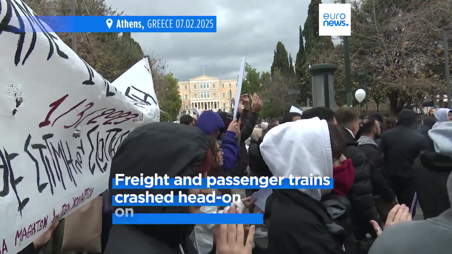 Thousands of students block traffic in Athens over delays to Tempi rail ...