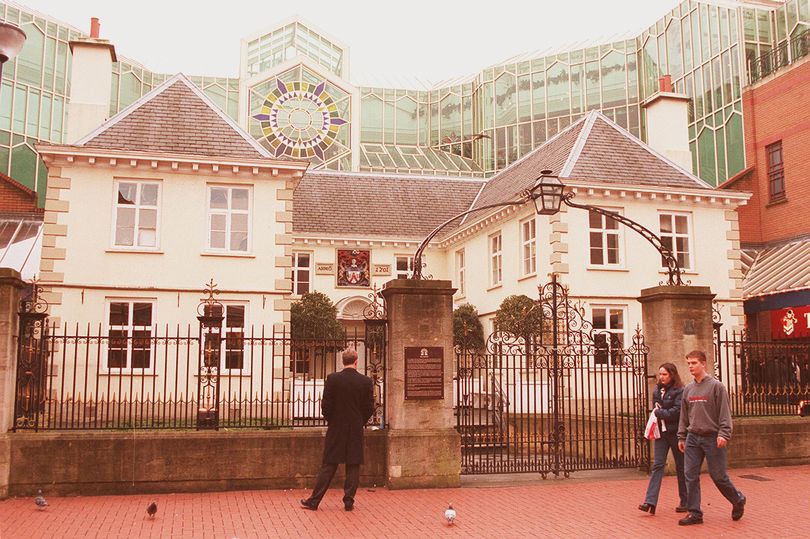 Old photos of Bristol pubs pictured over the years in 18 images