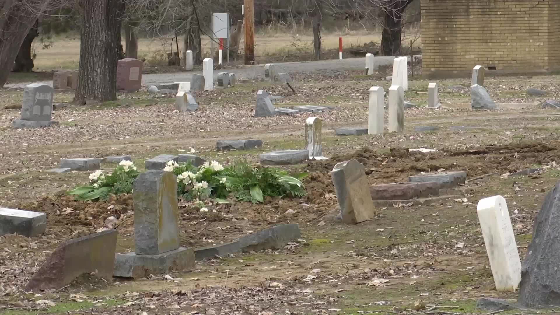 'It's sad' | Viewer calls 2 News, worried about Muskogee cemetery