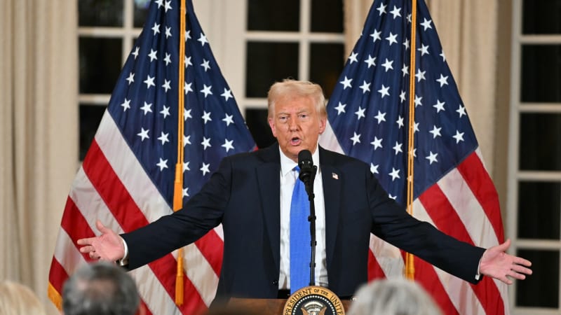 Ukrajina by jednou mohla být ruská, řekl Trump. Za pomoc chce vzácné ...