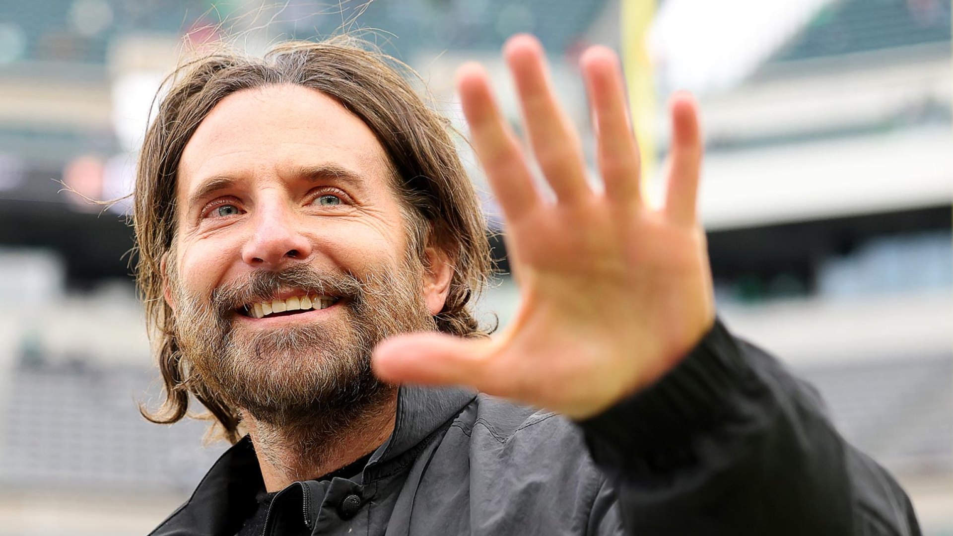 Bradley Cooper Hands Out Cheesesteaks to Eagles Fans Before Super Bowl