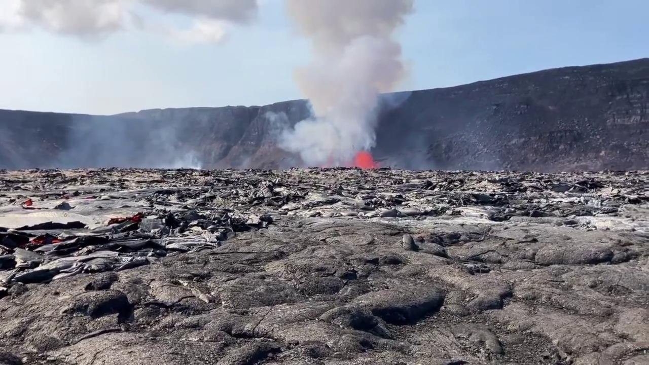 Geologists visit Kilauea volcano crater to collect lava samples