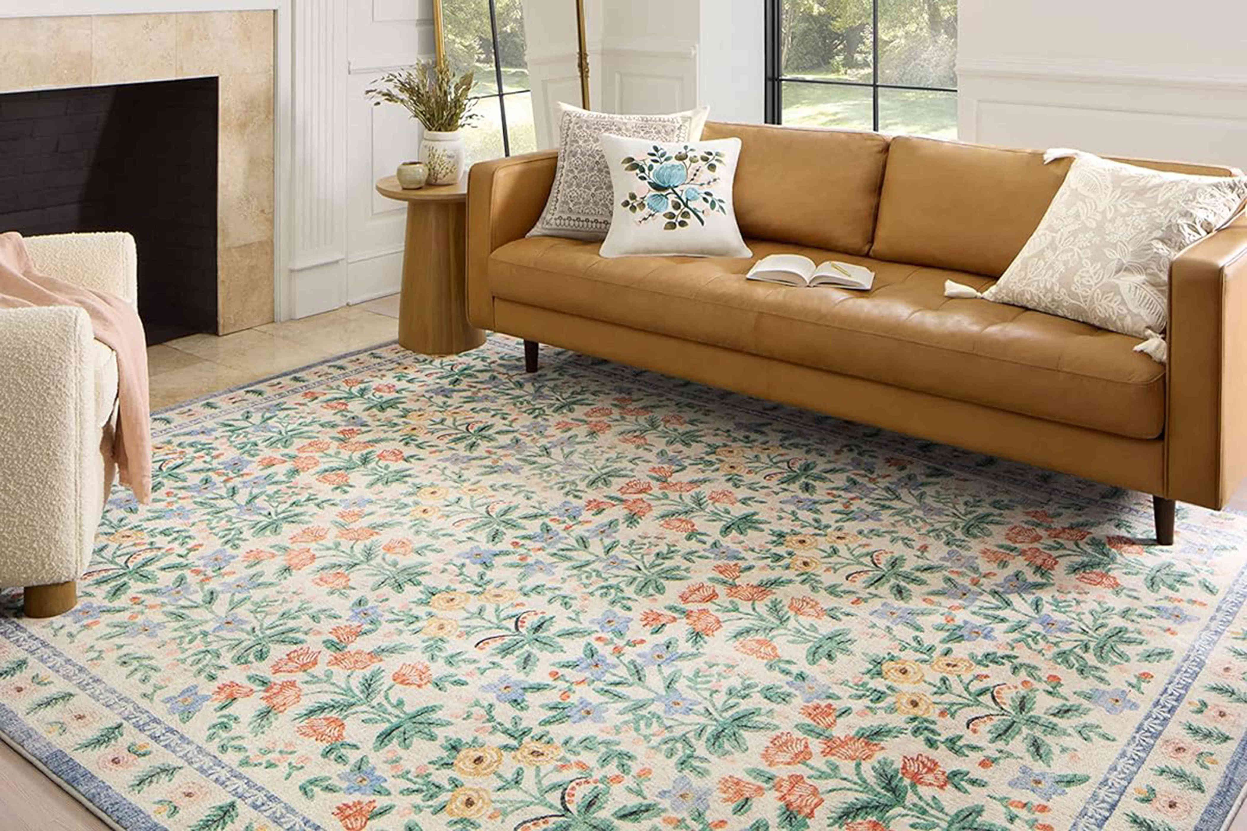 I'm an interior designer, and these 11 living room decor picks from ...