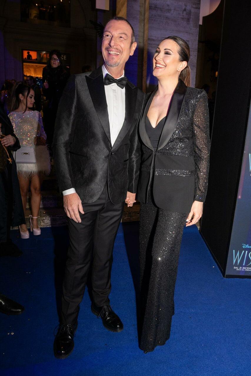 Amadeus stasera a C'è Posta per Te, chi è? Età, dove vive, malattia ...