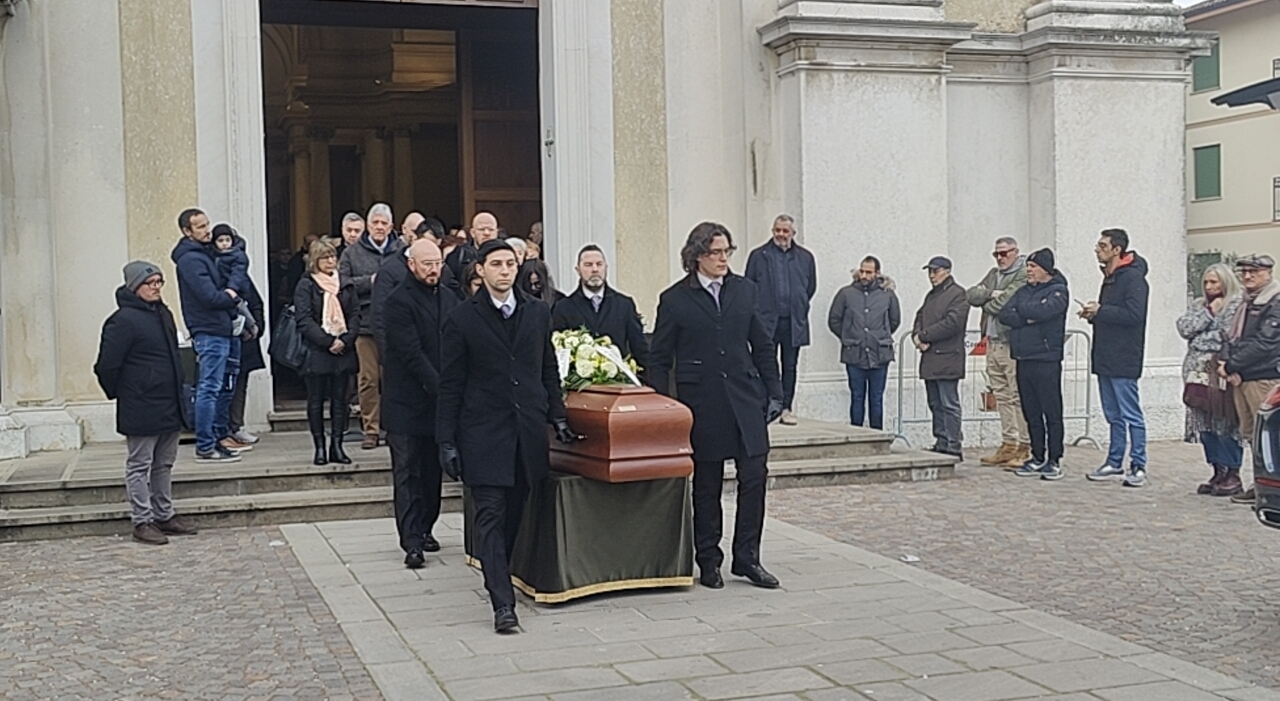 Silvano Vigato, trovato morto in casa. L'abbraccio alla figlia al ...