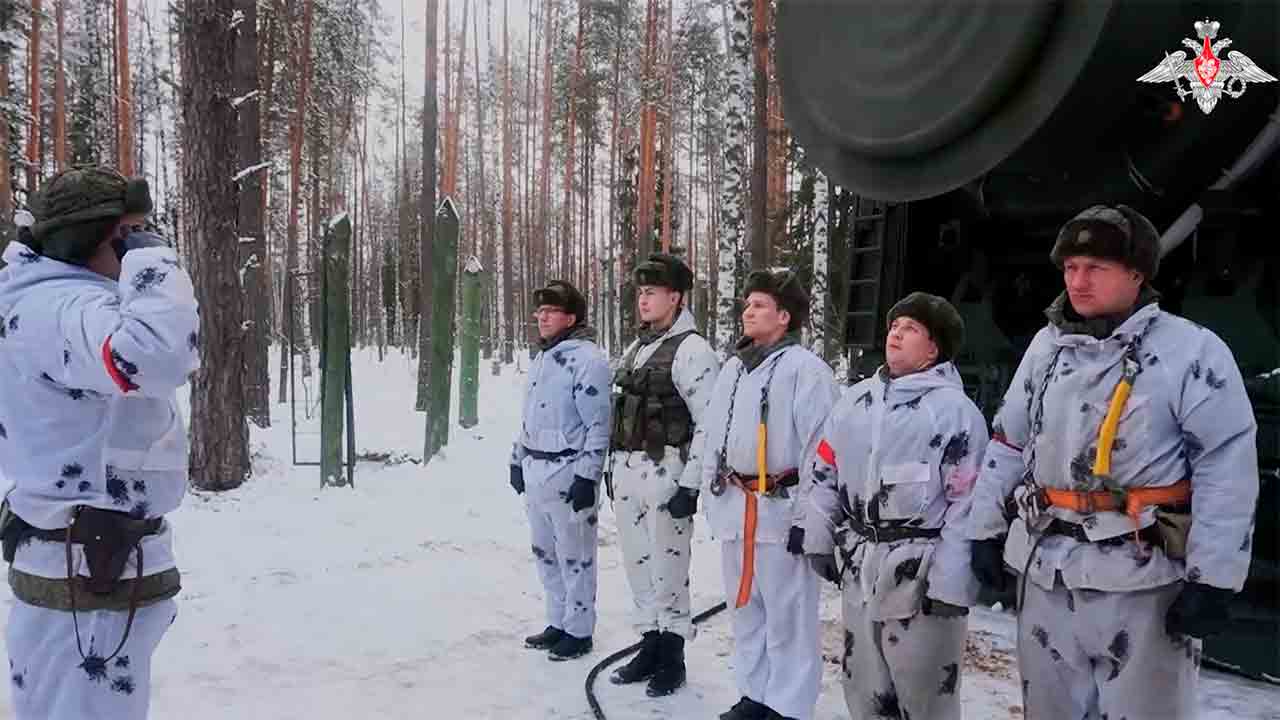 Kementerian Pertahanan Rusia Merilis Video Latihan Peluncuran Rudal ...