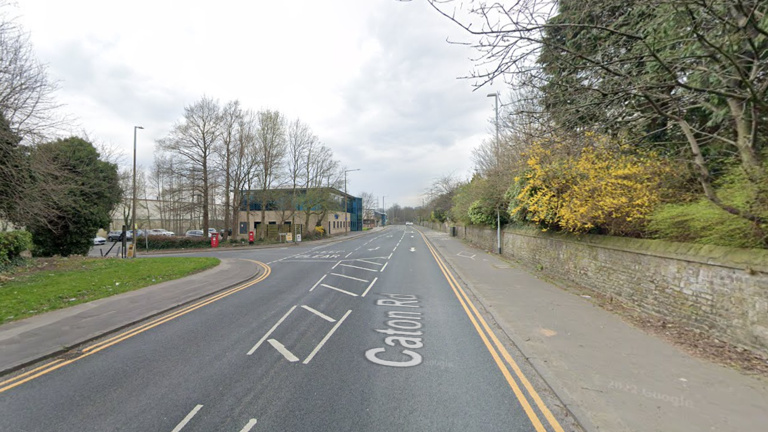 Lancashire Fire & Rescue warn public to avoid area as six fire engines ...