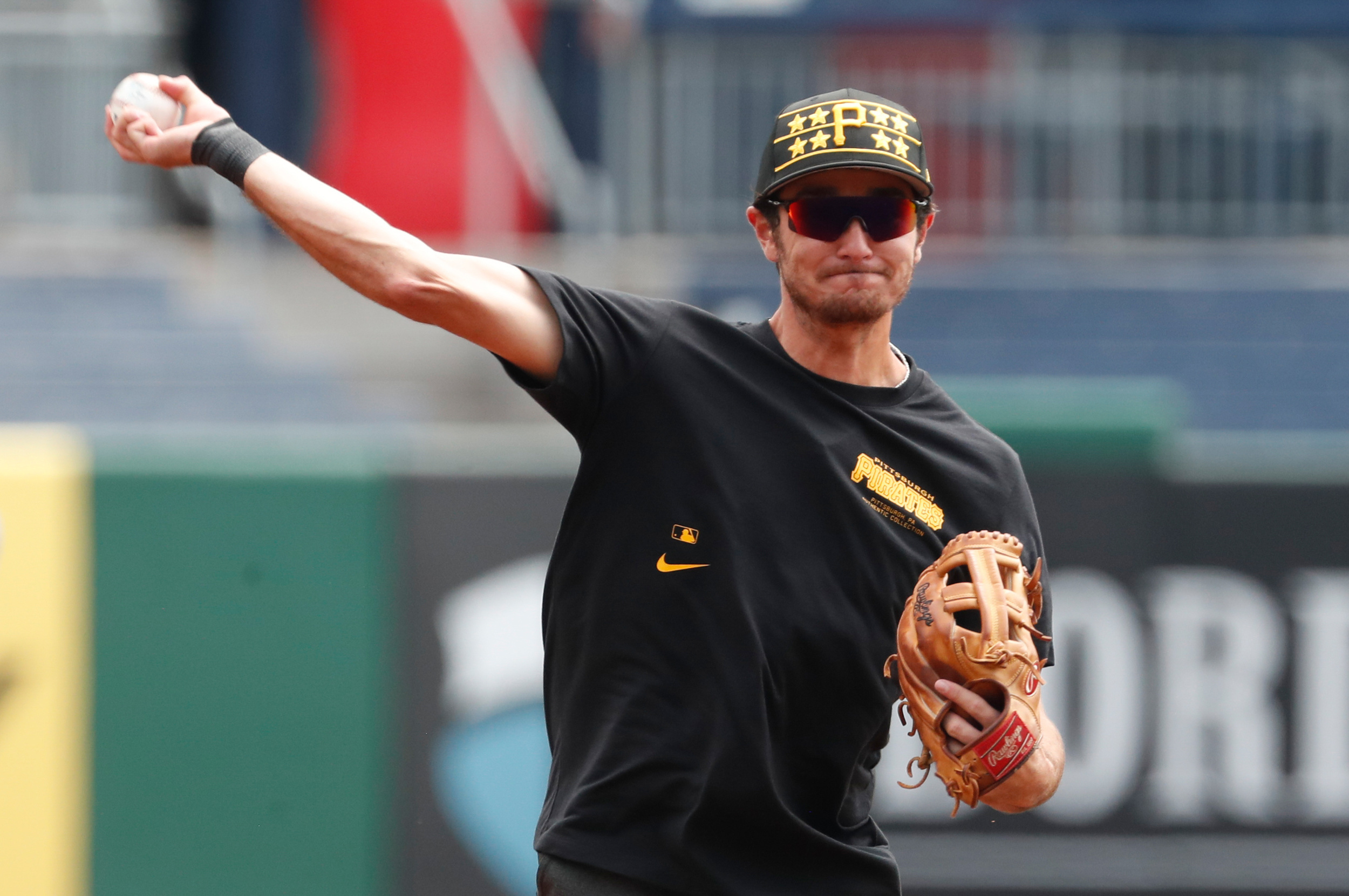 Pirates outright Alika Williams