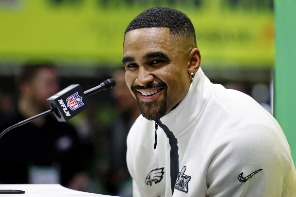 Eagles QB Jalen Hurts' Parents, Pamela and Averion Hurts, Played Big ...