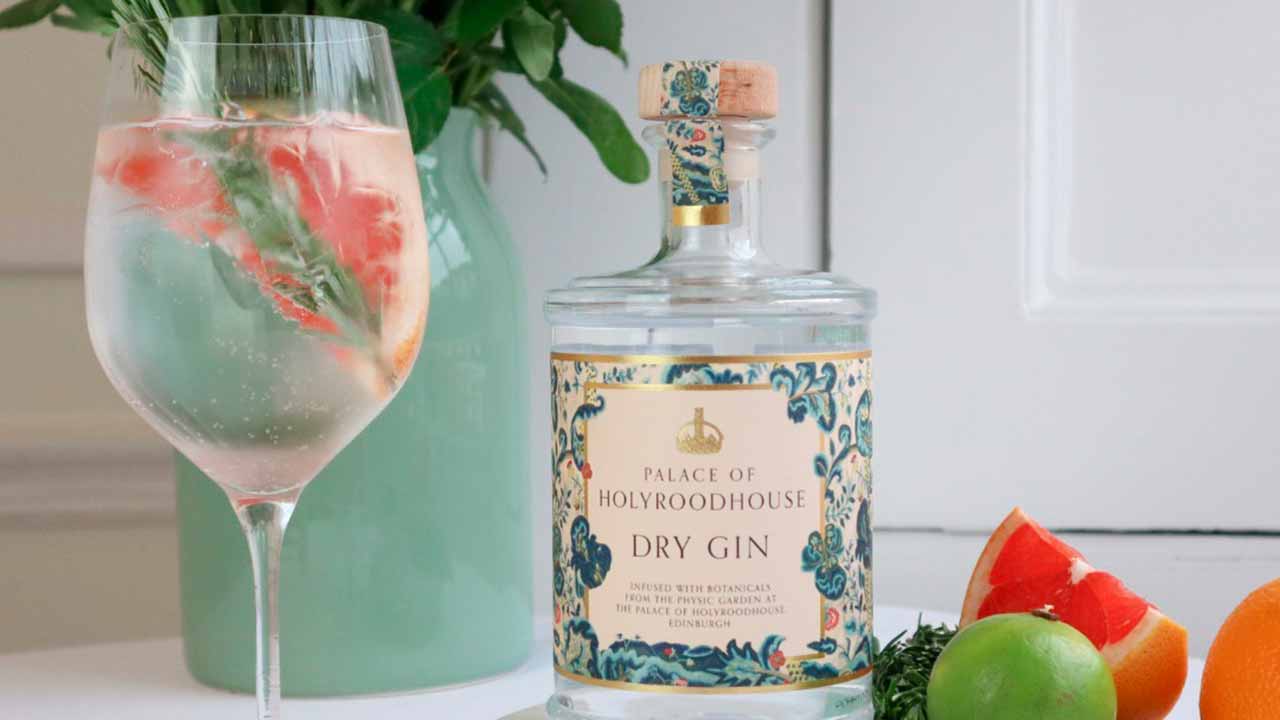 Royal Family shares a simple recipe with “royal gin”
