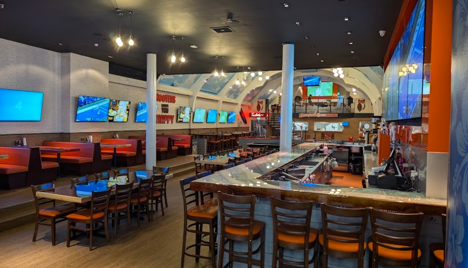 'Demeaning' US restaurant slammed for objectifying women to expand in ...