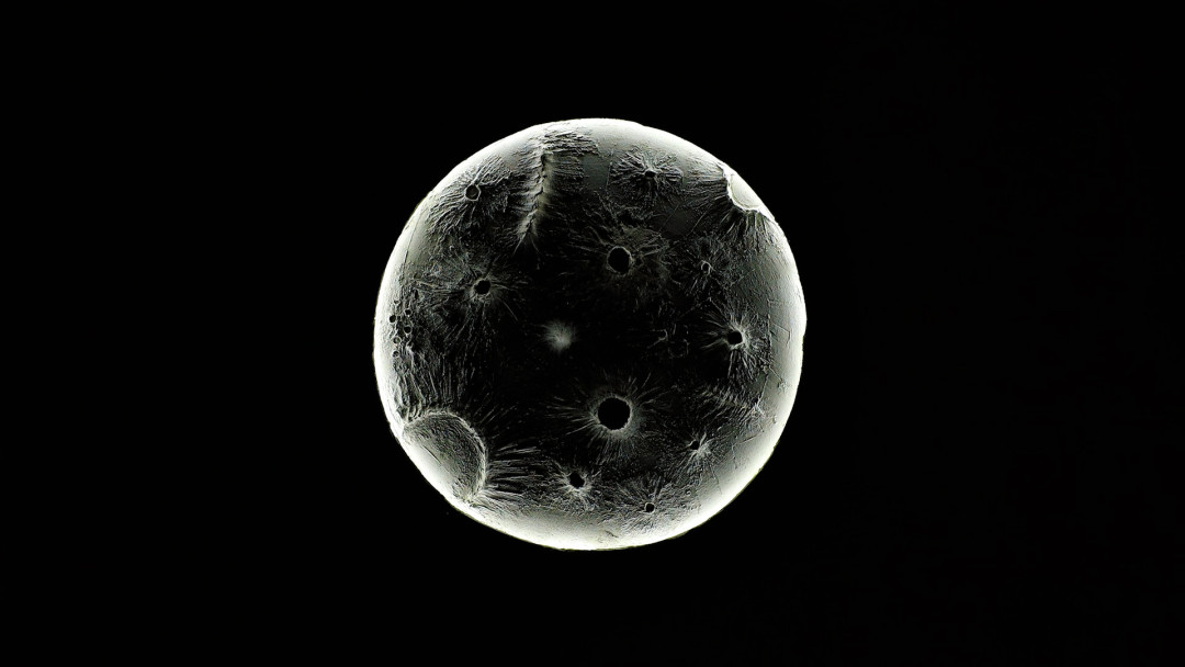 Illuminate Walls With DIY Moonlight Piece