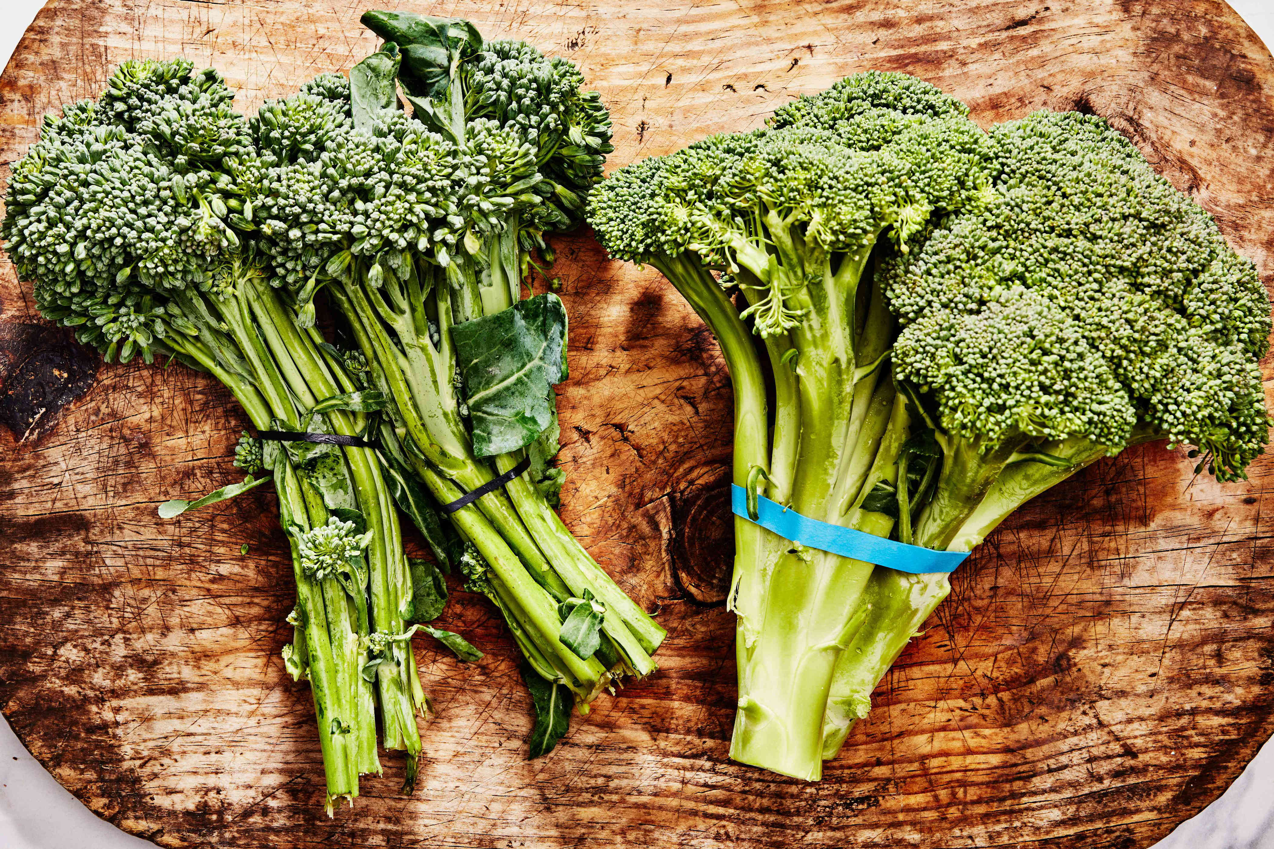 Broccolini Vs. Broccoli: Differences In Taste, Texture, And Technique
