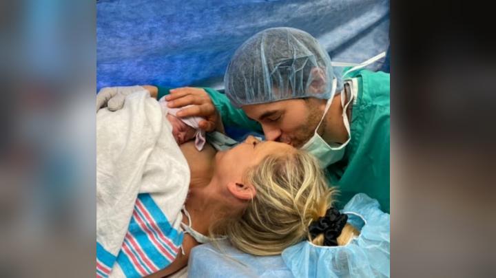 Enrique Iglesias-Anna Kournikova Bersiap Sambut Anak ke-4