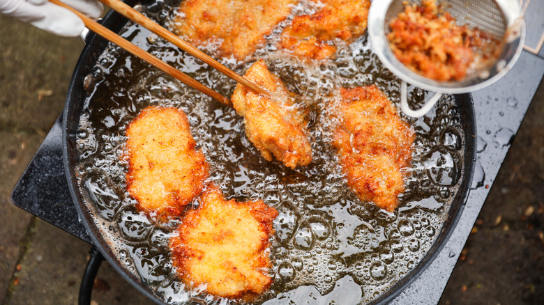 How To Fry Foods Without Wasting Your Money, According To A Chef
