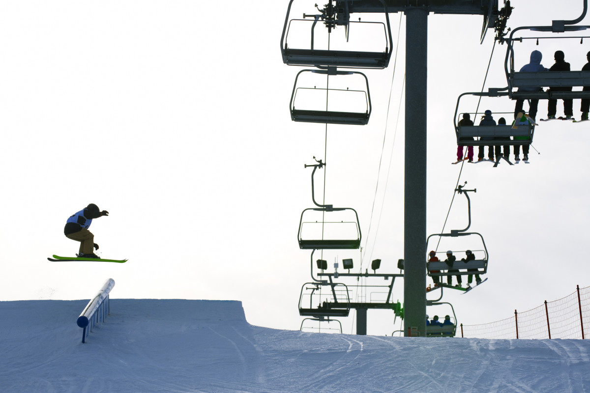 Terrain Park Etiquette: 8 Dos and Don'ts Every Skier Should Know