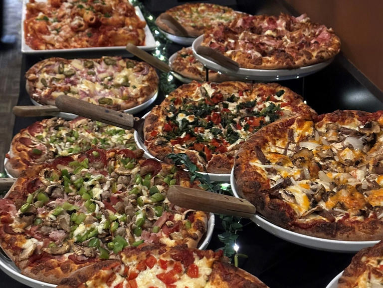 MORRIS: Santa Ana Pizzeria & Bistro: The slice of Winnipeg you’ll keep ...