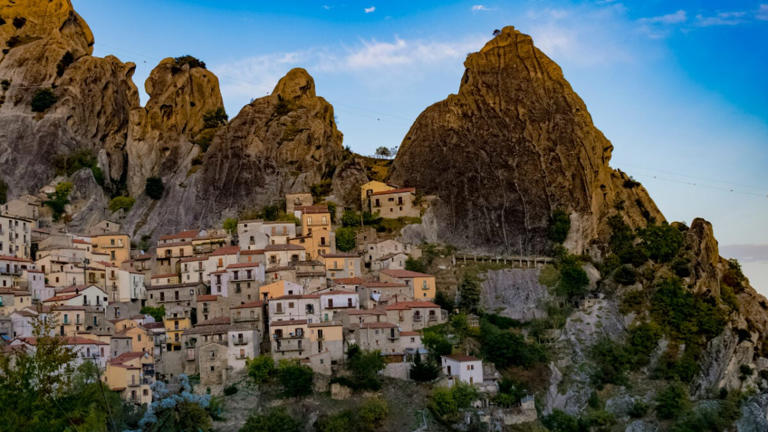 San Valentino 2025 in montagna: 4 Borghi ad alta quota dove trascorrere ... San Valentino 2025 in montagna: 4 Borghi ad alta quota dove trascorrere ...