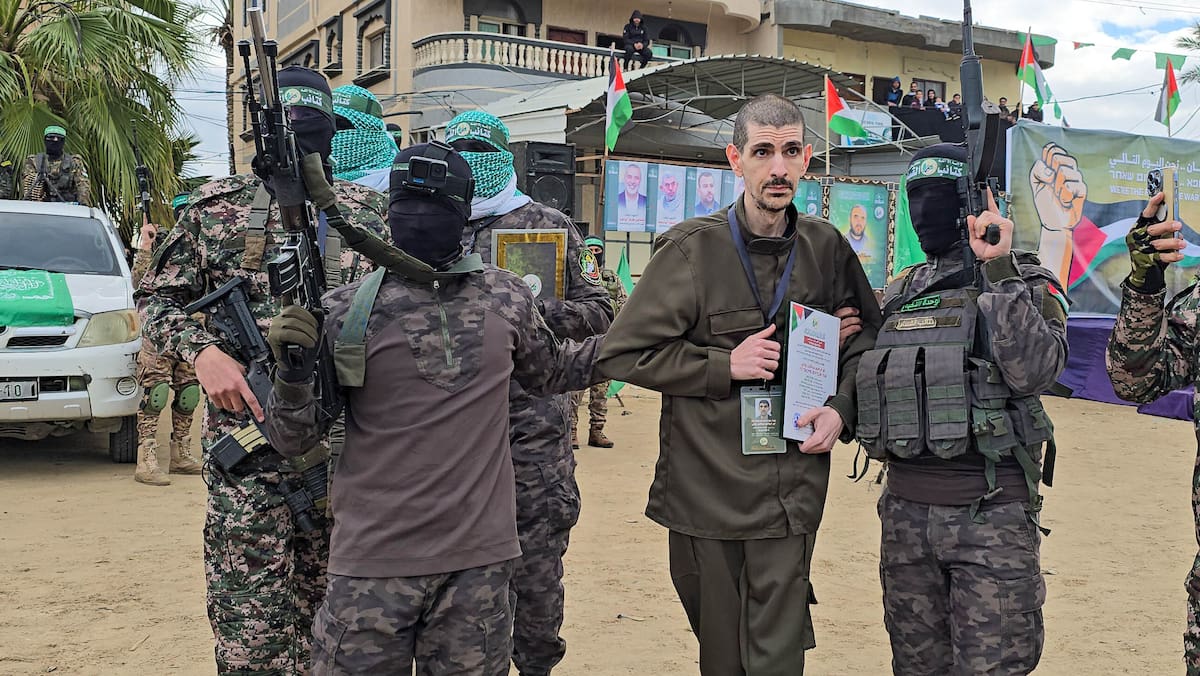 Ils sont arrivés à Tel-Aviv: Le choc des Israéliens face aux visages ...