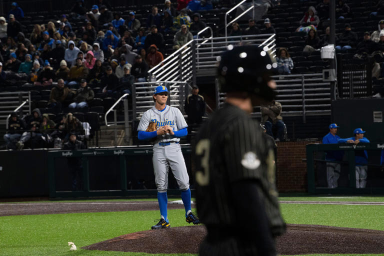 UCLA baseball wins weekend series at Purdue, moves to 9-2 in Big Ten