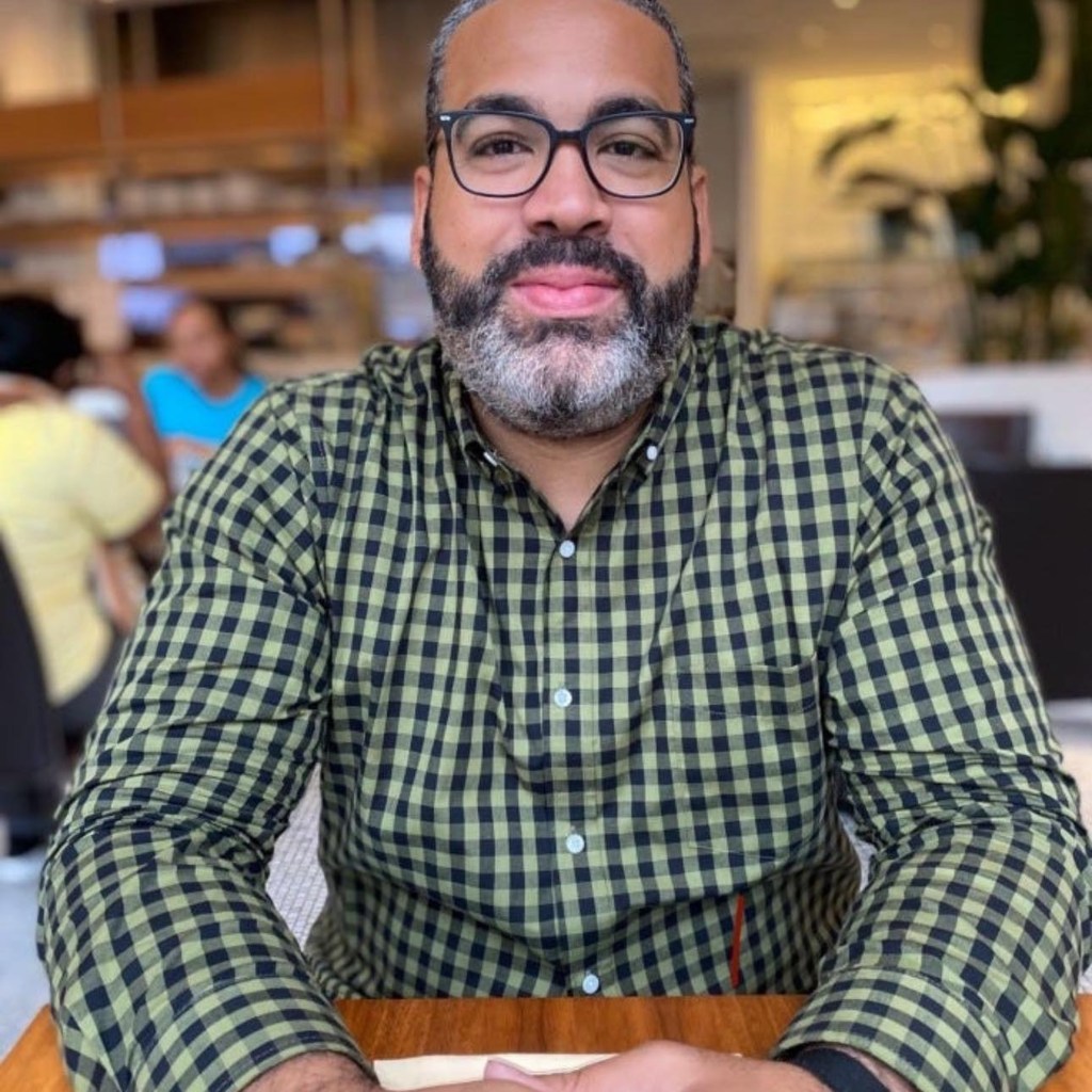 NYC educators accused of sending inappropriate messages to kids still ...