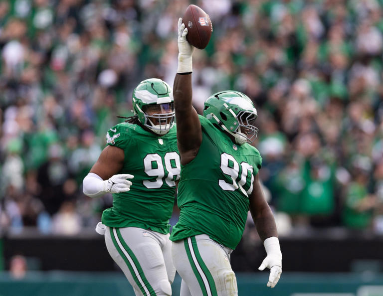 Six Eagles Defenders Were All Teammates in College