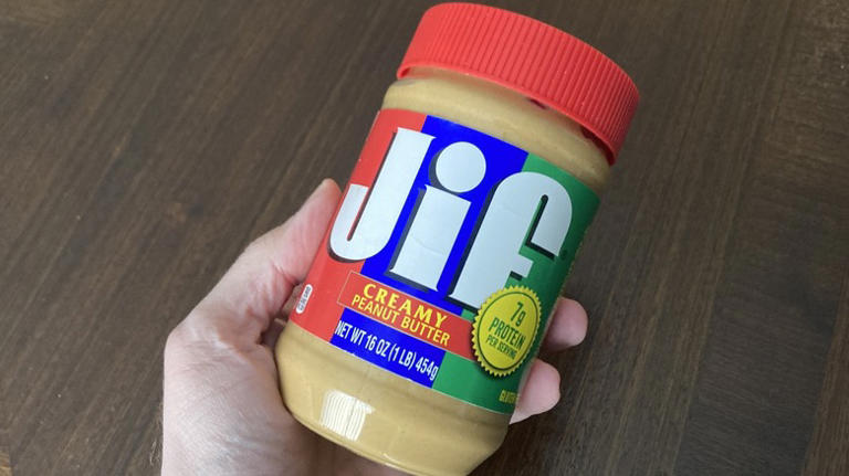 Great Value Peanut Butter Vs Jif Peanut Butter: Is It Worth Paying More ...