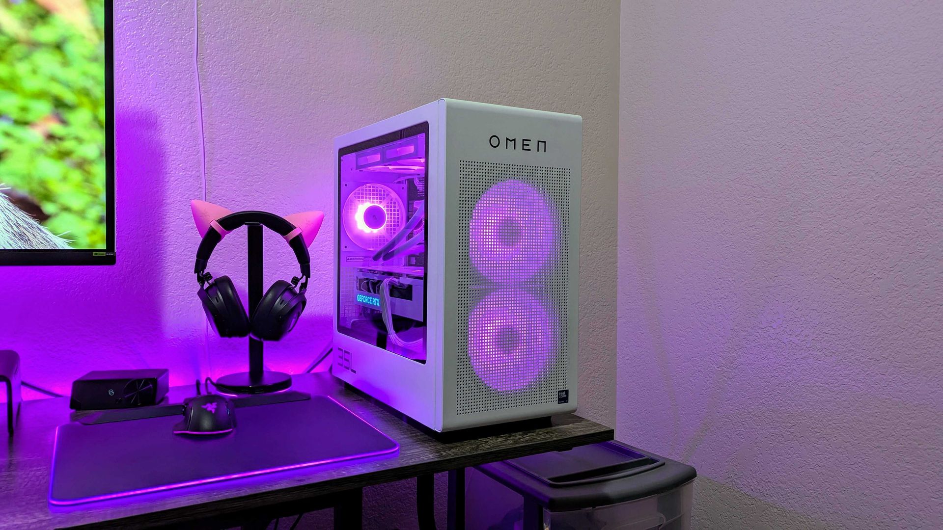 This gorgeous mid-sized gaming tower showcases the best from HP OMEN ...
