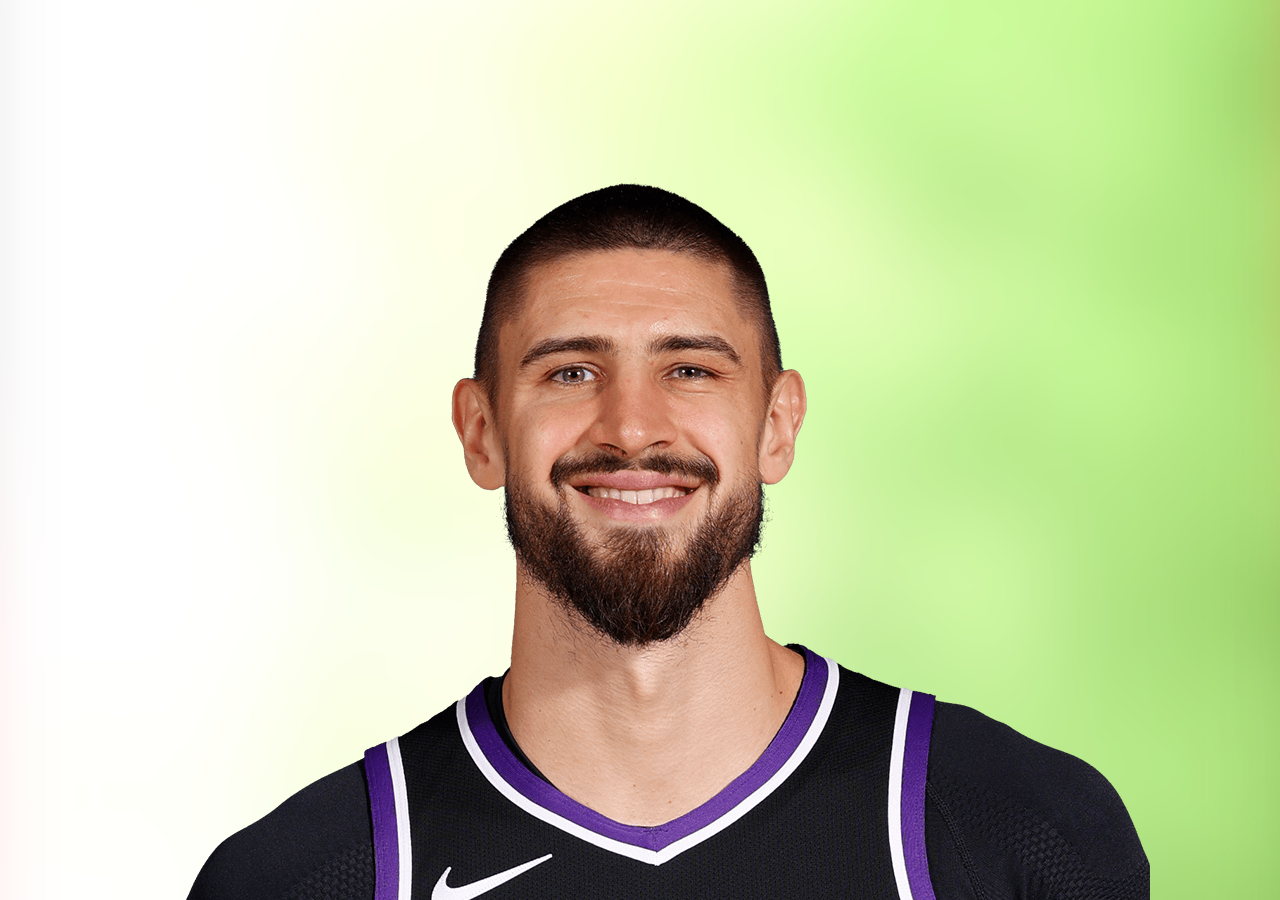 Alex Len to Pacers