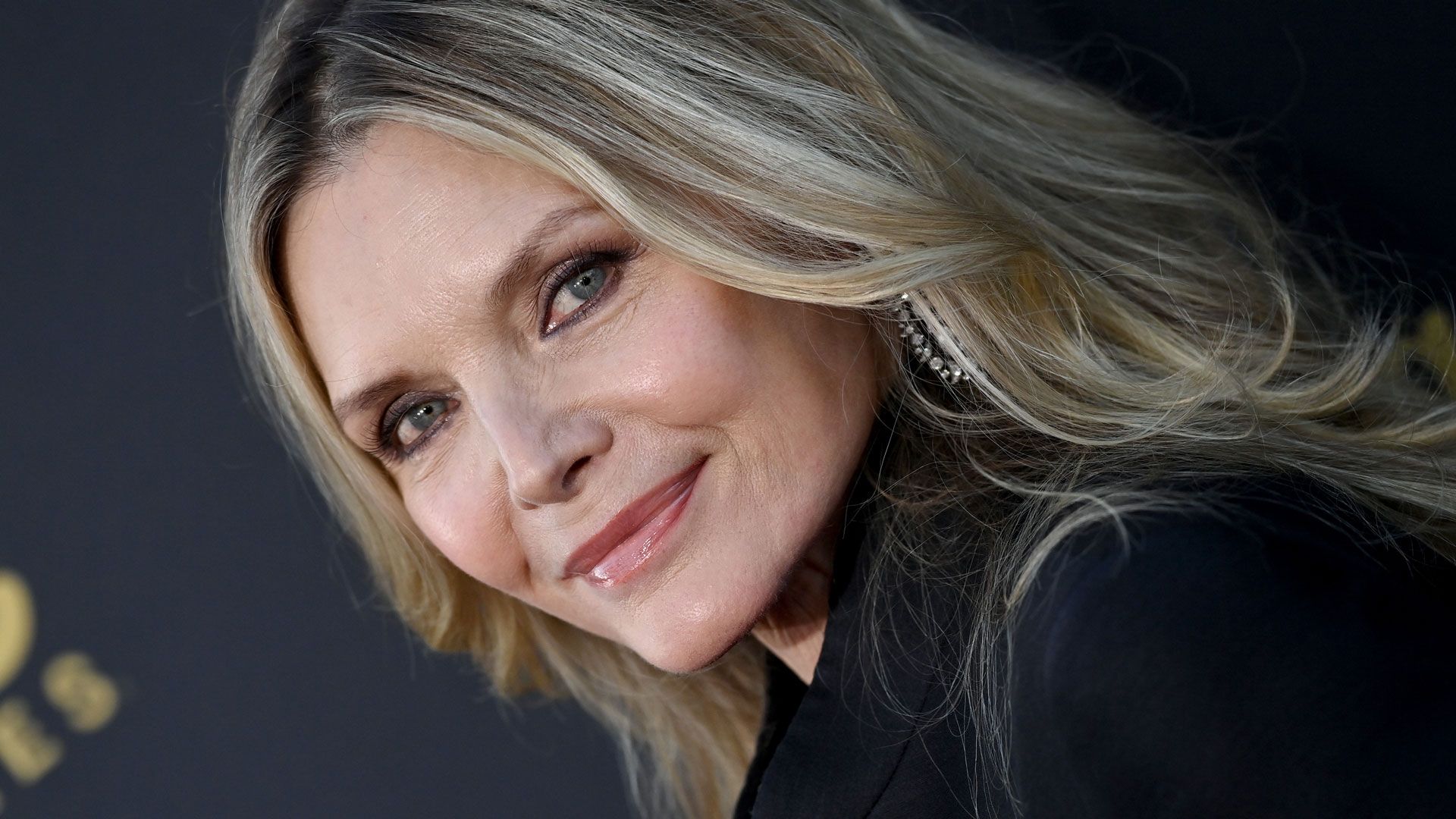 Michelle Pfeiffer's impeccable casual style just convinced me to buy ...