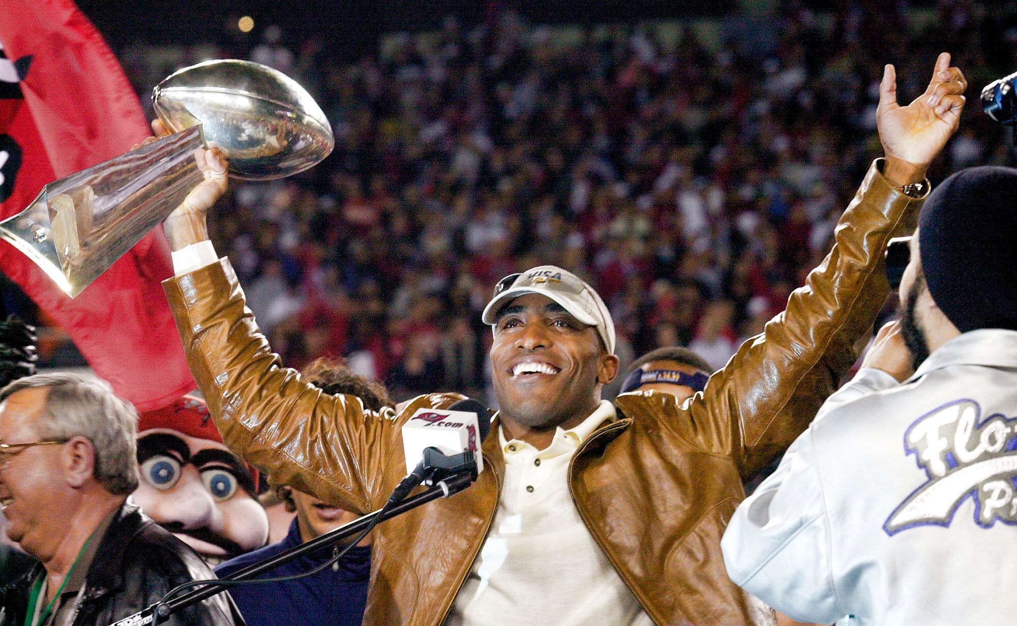 WDBJ7 Archive: Cave Spring native Ronde Barber wins Super Bowl with ...