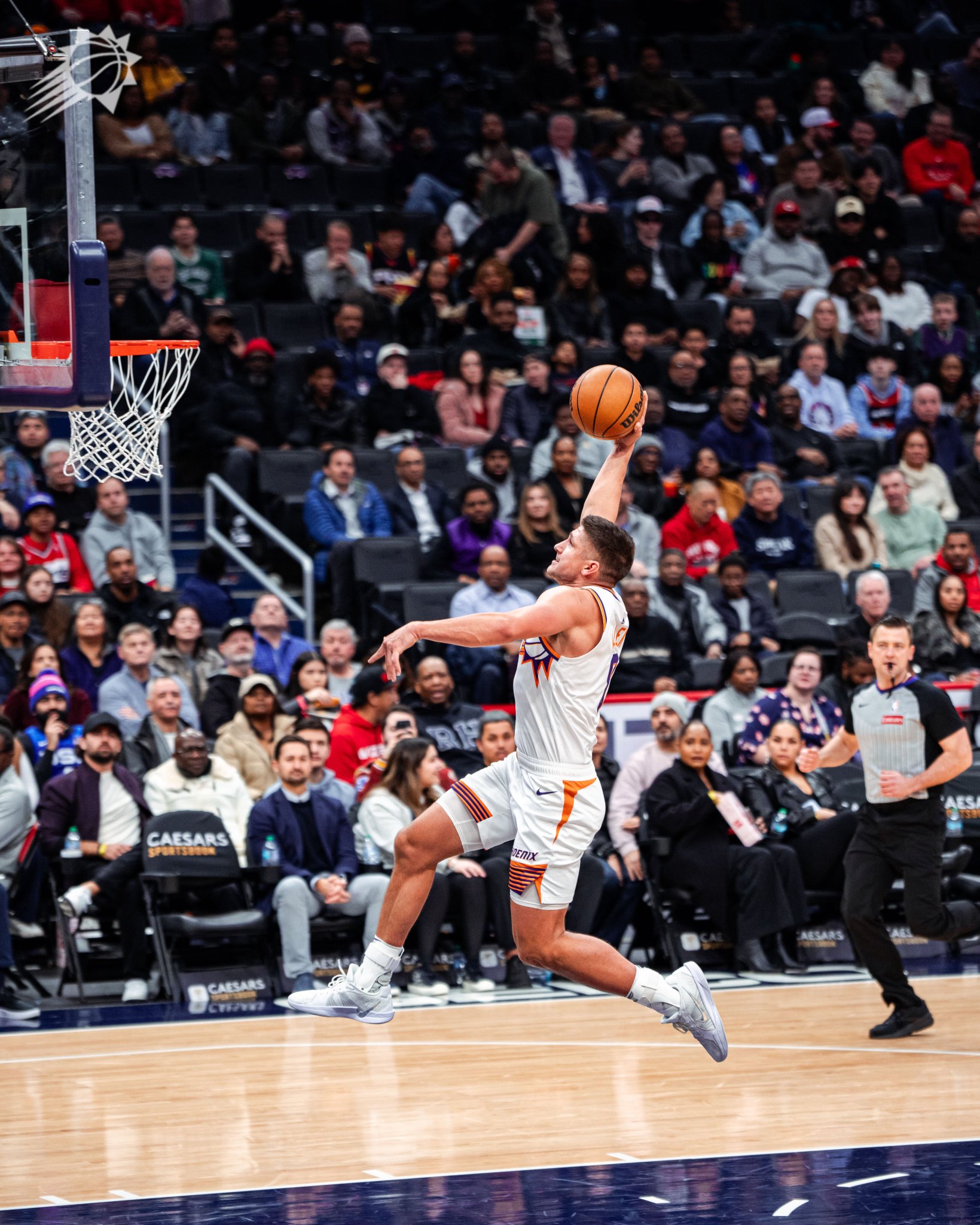 太阳官方：格雷森-阿伦因左膝酸痛将缺席今日对阵掘金比赛