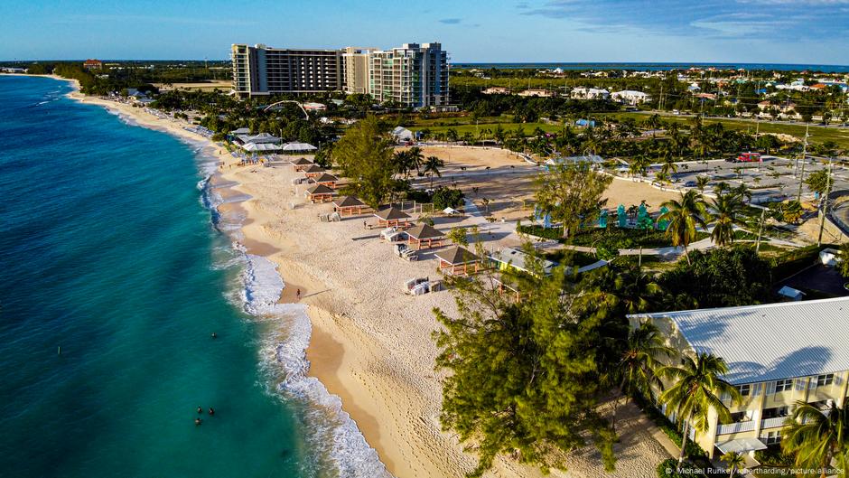 Caribbean hit by 7.6 magnitude earthquake