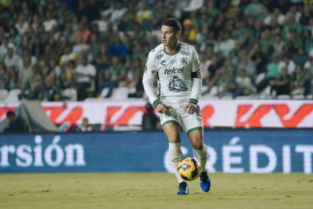 ¿Algo por enseñarle? Curioso momento de Osorio con James tras derrota