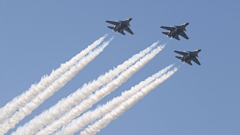 Locally produced LCA-Mk1 fighter jet to make historic flight with 2 top ...