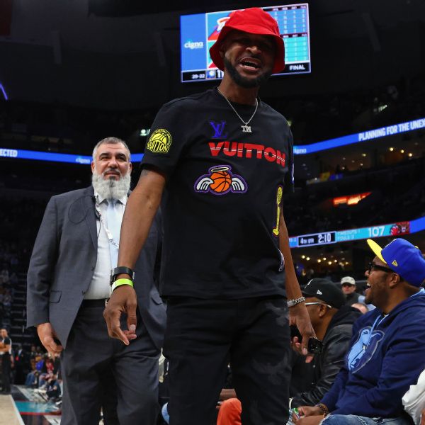 Grizzlies star Ja Morant's father ejected for berating refs