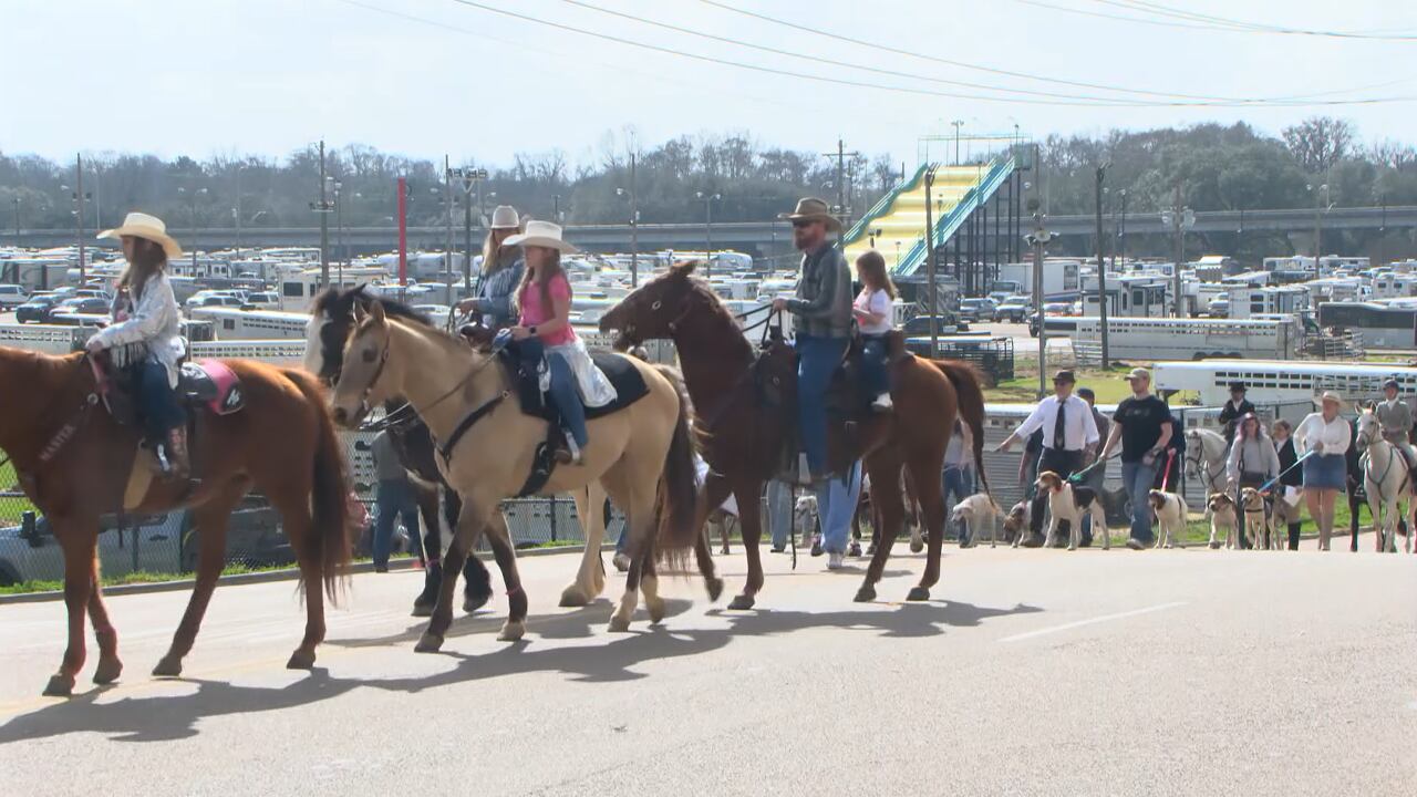 Dixie National Rodeo Parade underway in Jackson