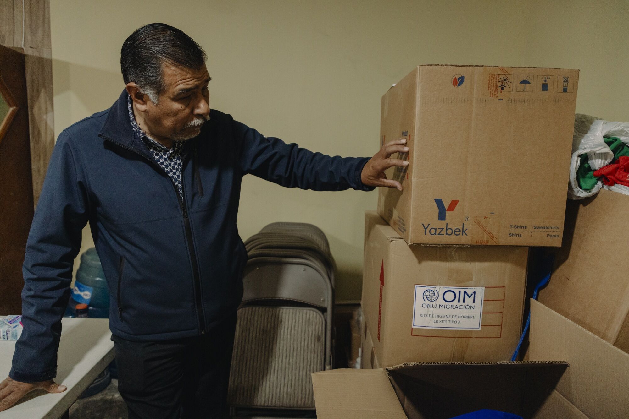 Thousands Adrift at the Border Lose Their US Financial Lifeline