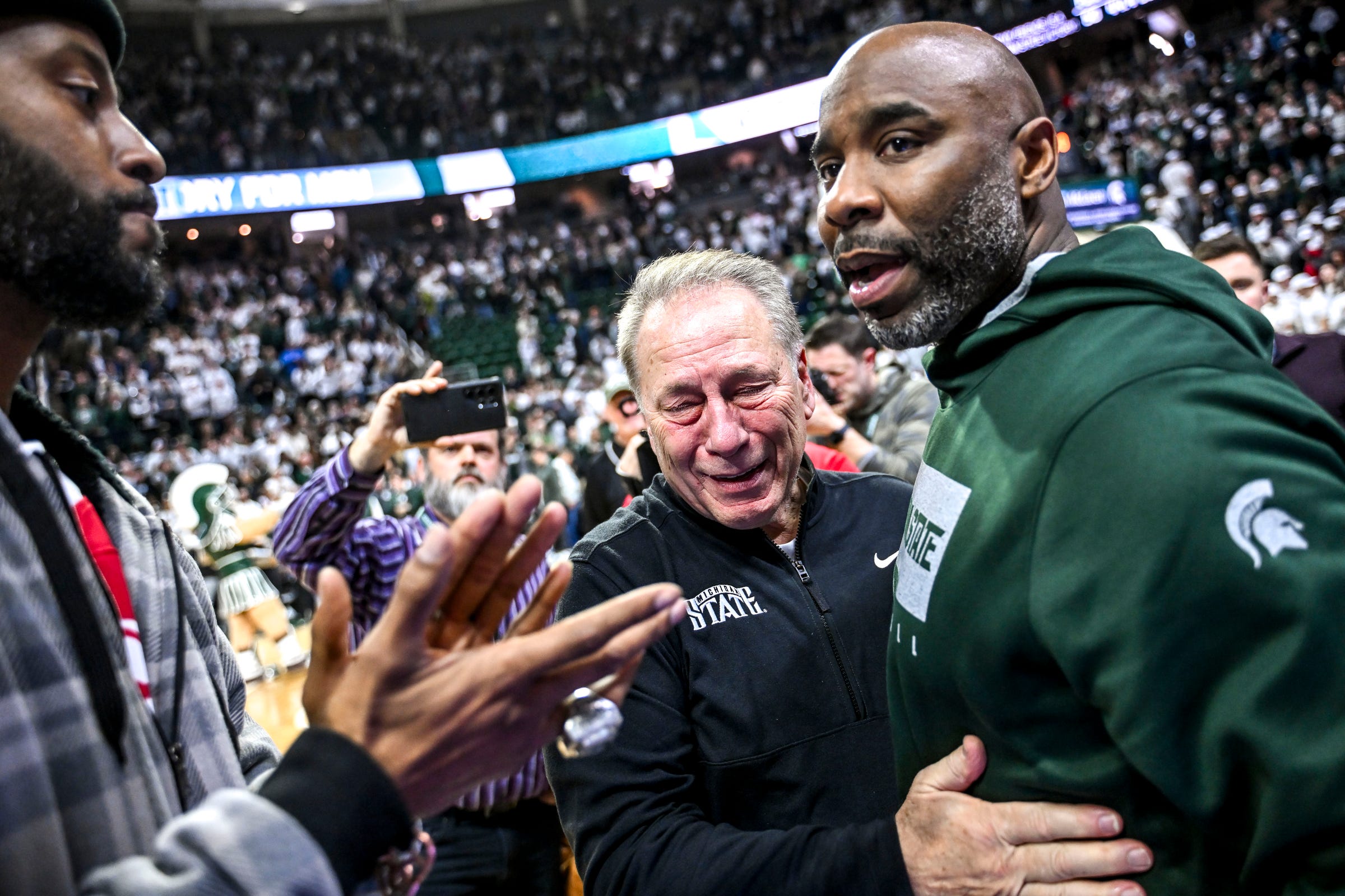 Suns boost Michigan State ties, add Mateen Cleaves as player ...