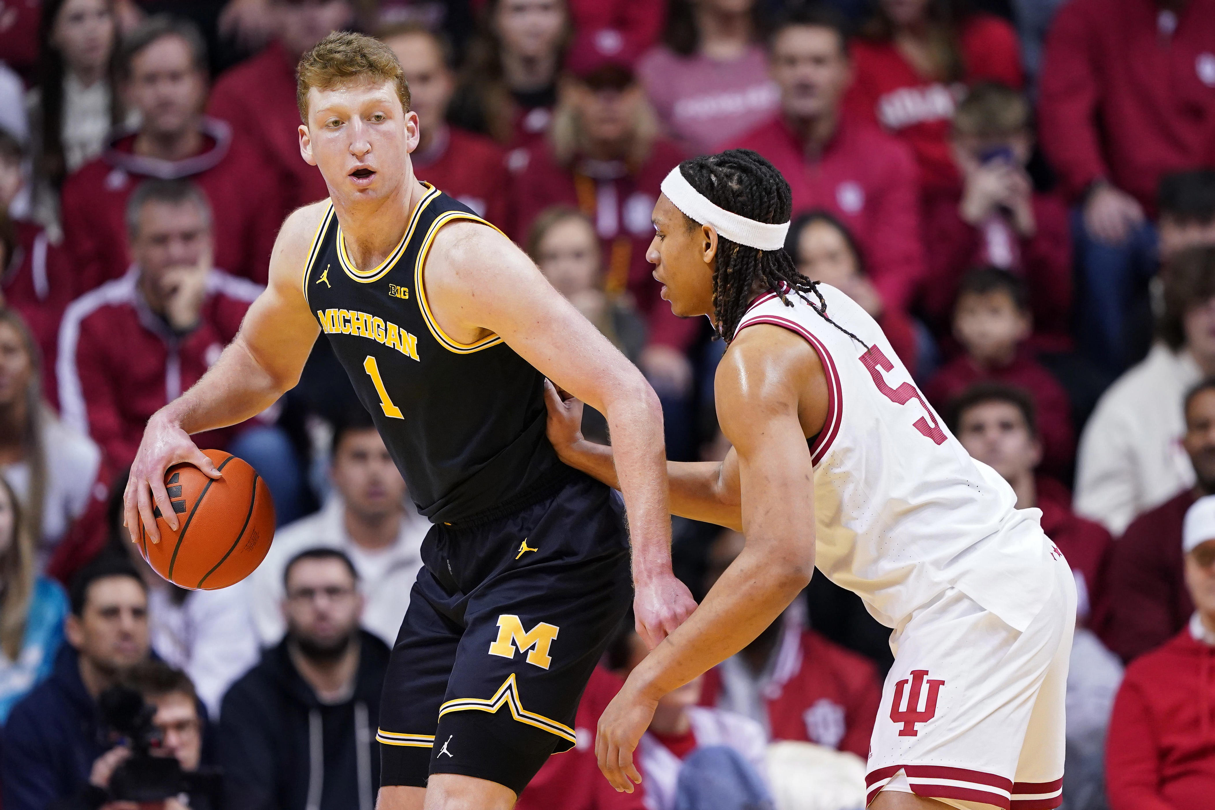 Michigan basketball survives second-half collapse to beat Indiana, 70 ...