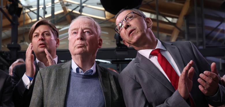 Als ein Zuschauer Waffen für die Ukraine fordert, geht ein Raunen durch ...