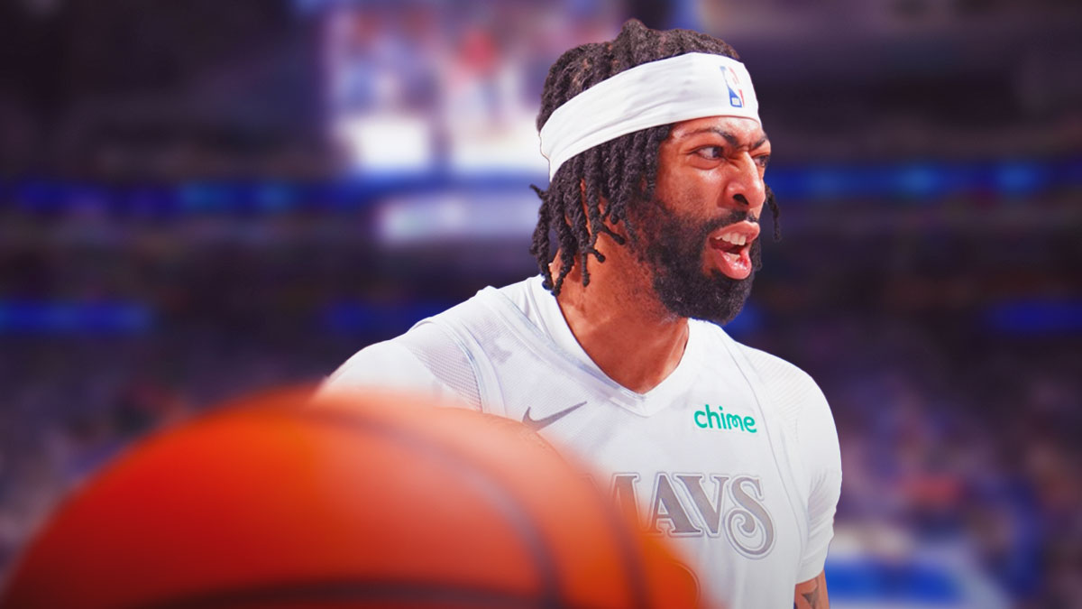 Anthony Davis suffers injury scare in Mavericks debut