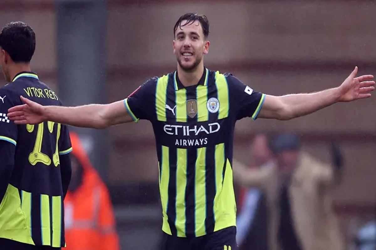 Santi Giménez Becomes the Second Mexican Under Zlatan Ibrahimovic’s ...