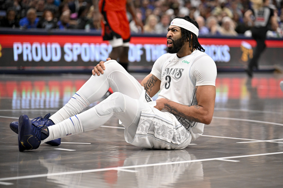 Anthony Davis Video Surfaces After Mavericks Make Injury Announcement
