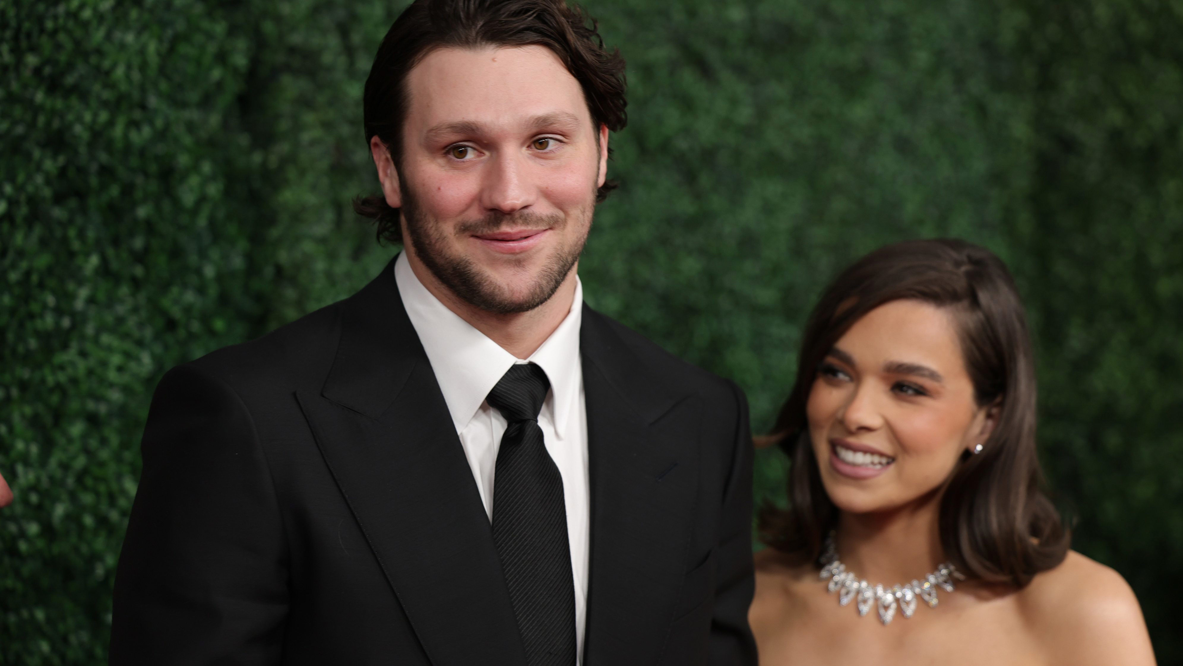 Bills Teammate Reveals Josh Allen & Hailee Steinfeld Wedding Date Bills Teammate Reveals Josh Allen & Hailee Steinfeld Wedding Date