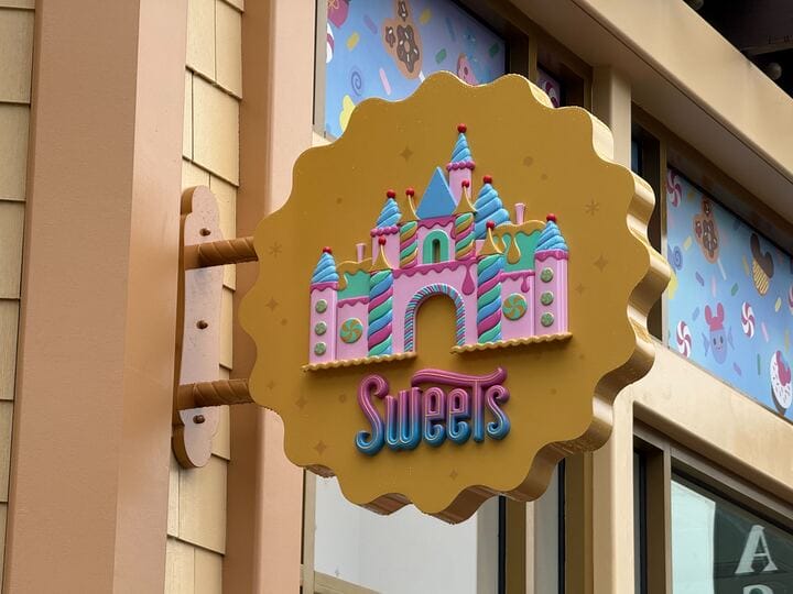 New Hanging Sign Added to Exterior of Disney Wonderful World of Sweets