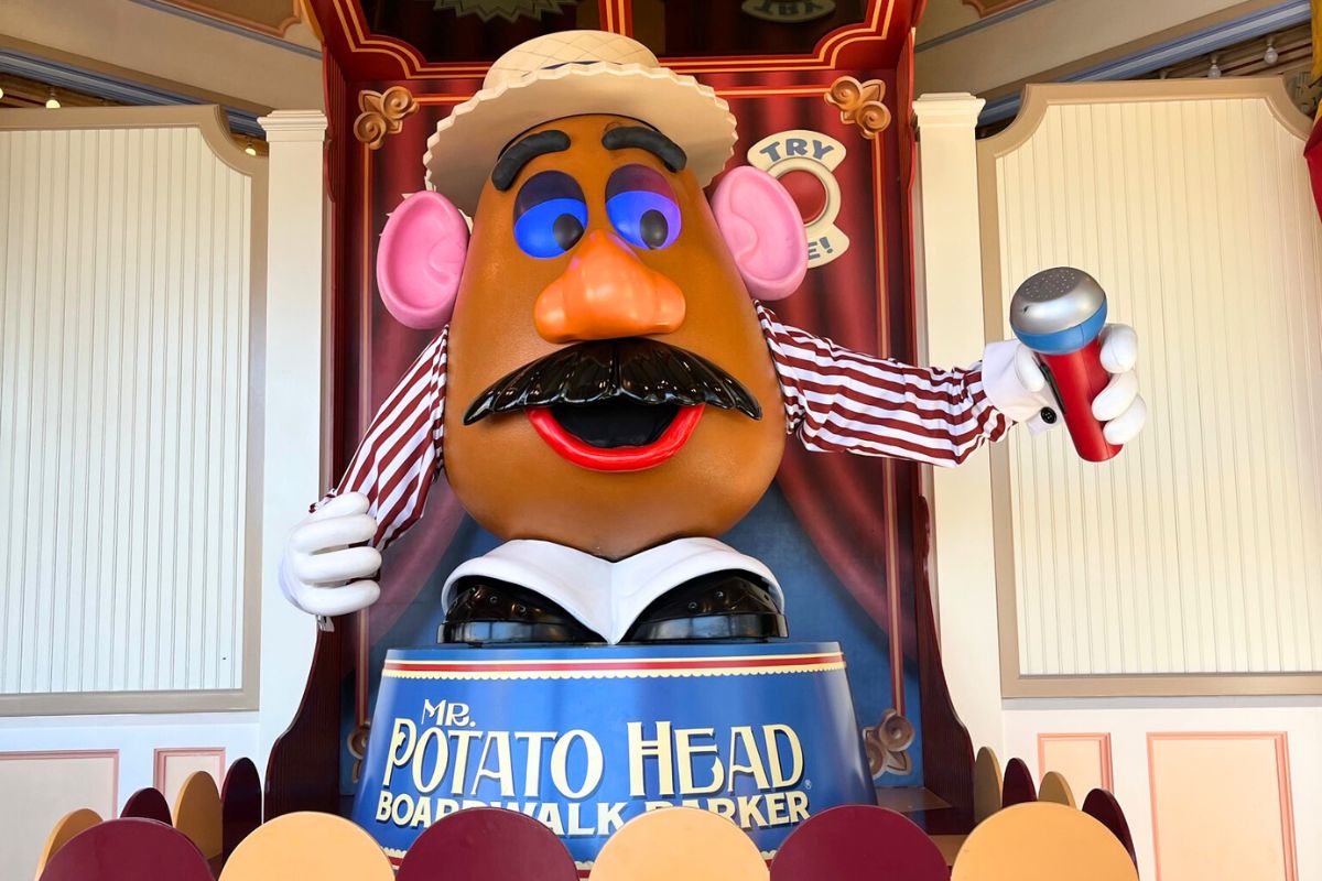 5 Interactive Disneyland Rides