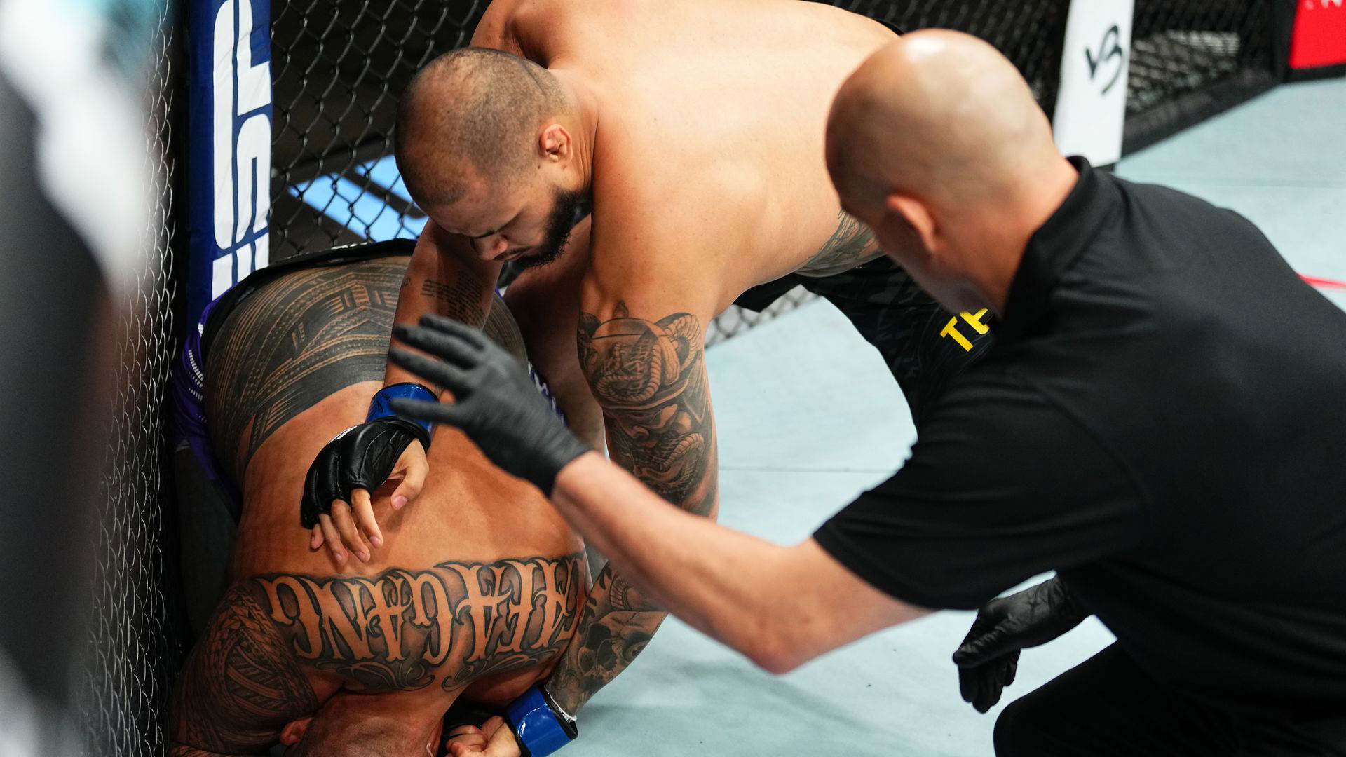 UFC 312 video: Tallison Teixeira crushes Justin Tafa with brutal elbow ... UFC 312 video: Tallison Teixeira crushes Justin Tafa with brutal elbow ...