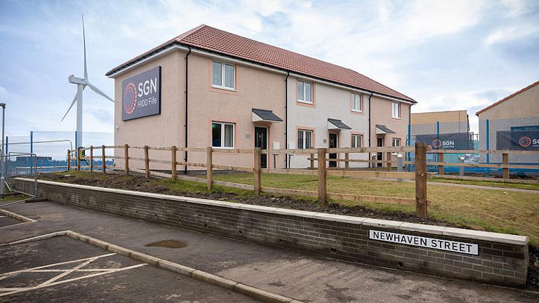 Hydrogen homes are being built around Europe but does the renewable ...