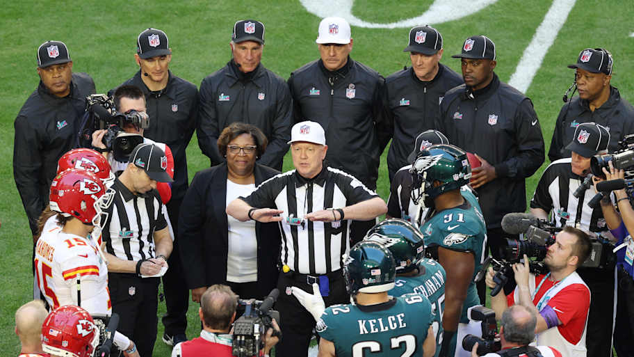 Who are the announcers and referees for the Chiefs vs. Eagles Super ...